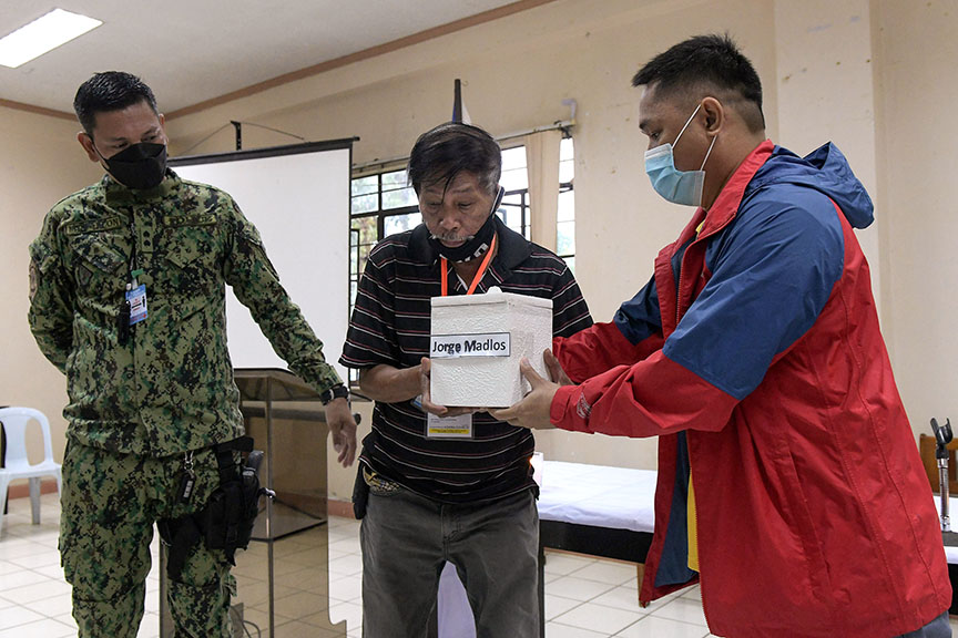 Jorge“Ka Oris”Madlos在Surigao安葬前回到Siargao的家| mindannews